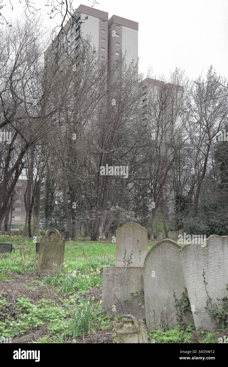 Tower hamlets cemetery park hi-res stock photography and images - Alamy