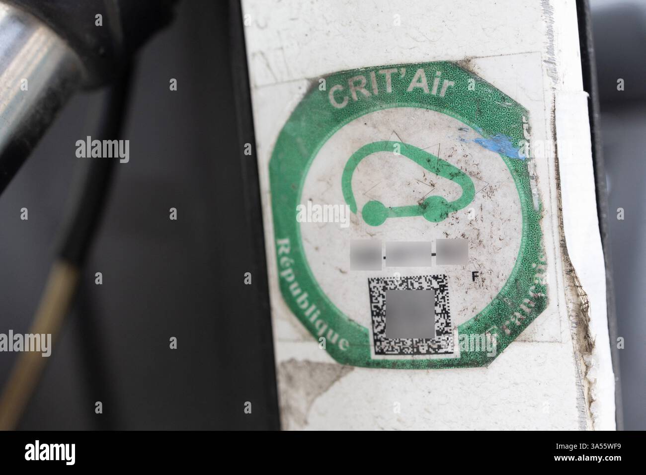 Paris, France. 21st Mar, 2025. View of the Crit Air sticker for ...
