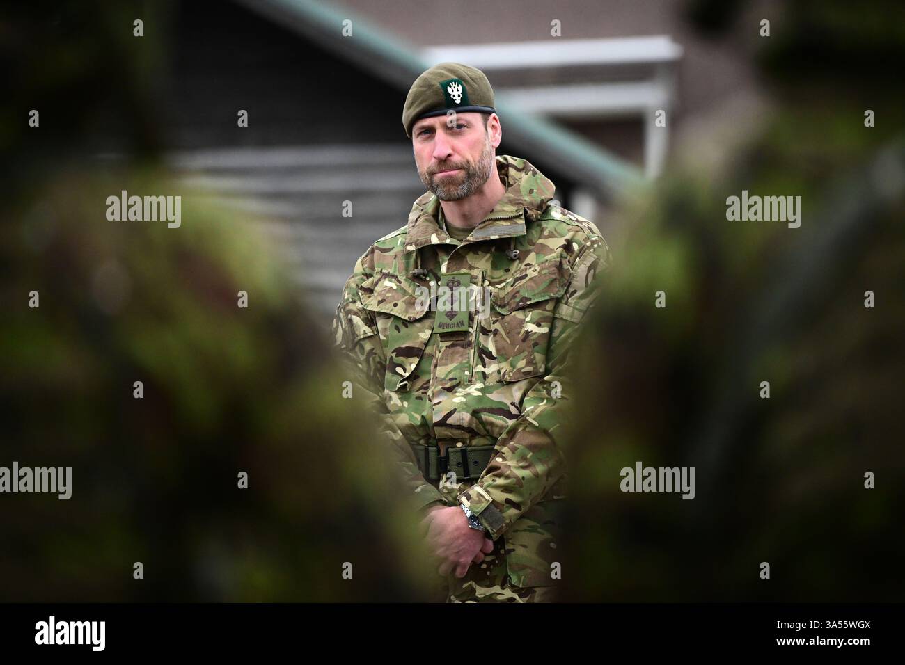The Prince of Wales meet Estonian troops at Tapa Camp and thank them ...