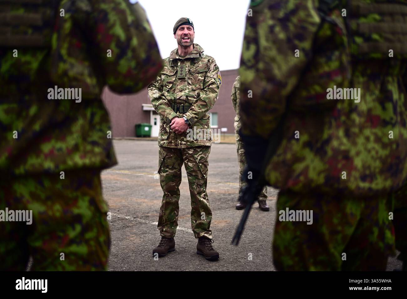 The Prince of Wales meet Estonian troops at Tapa Camp and thank them ...