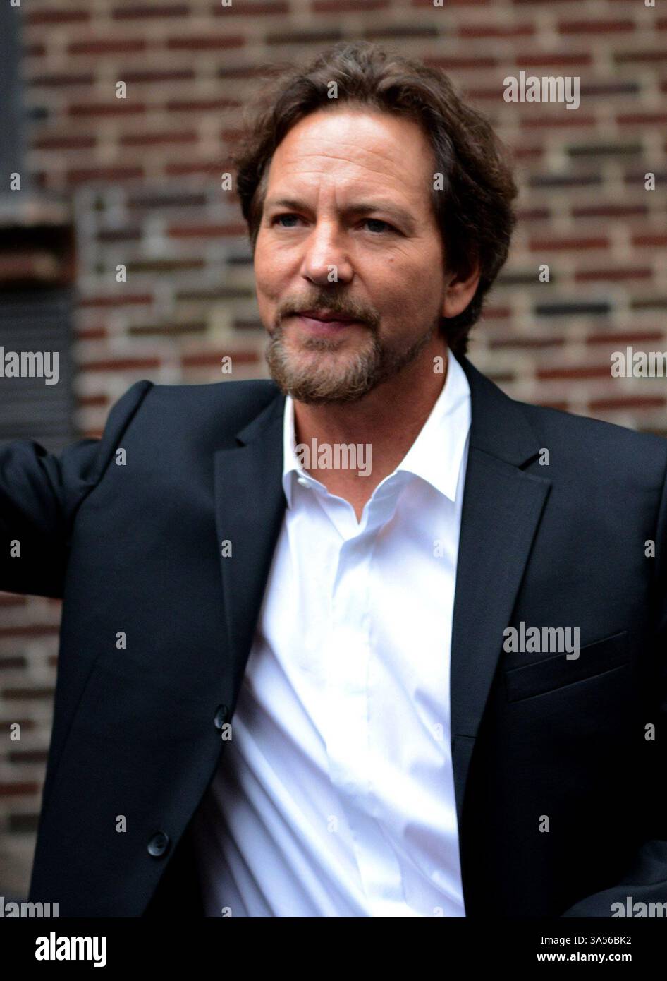 Eddie Vedder made an appearance at The Late Show with David Letterman ...