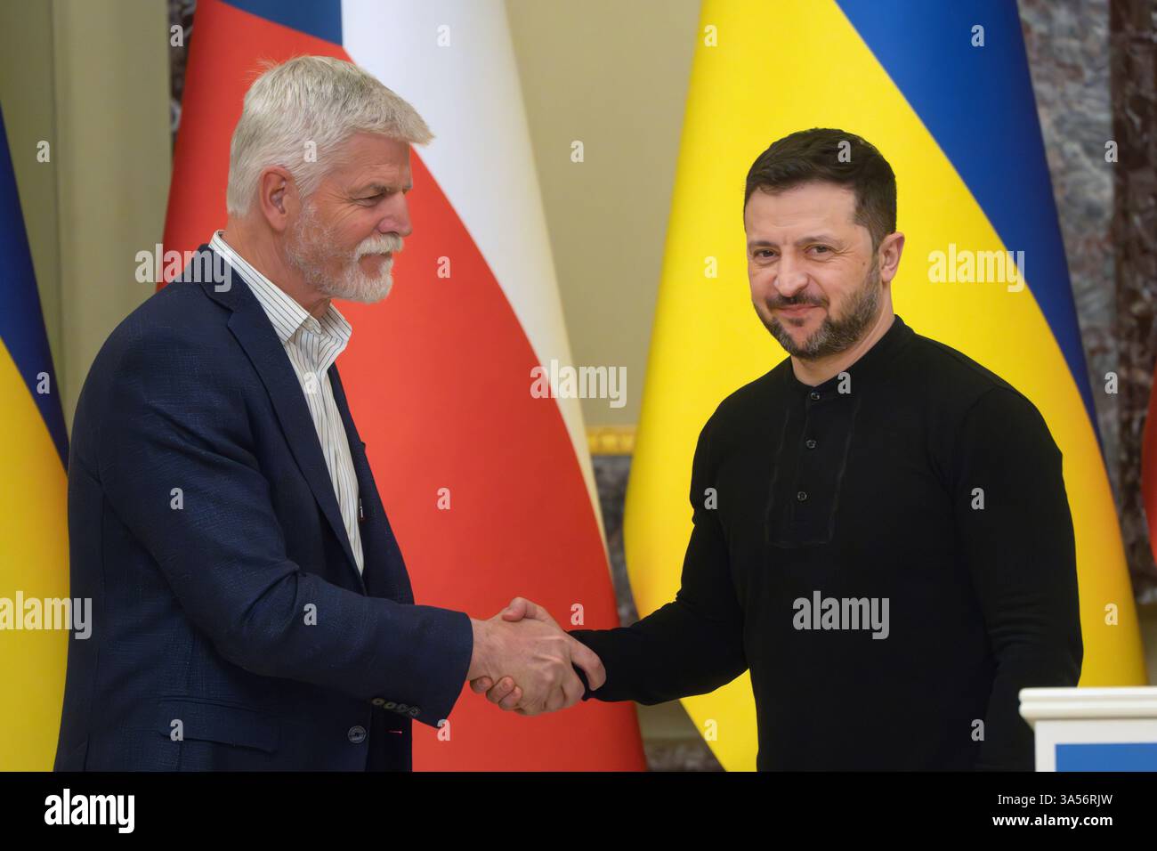Ukrainian President Volodymyr Zelenskyy, right, and Czech Rebublic's ...