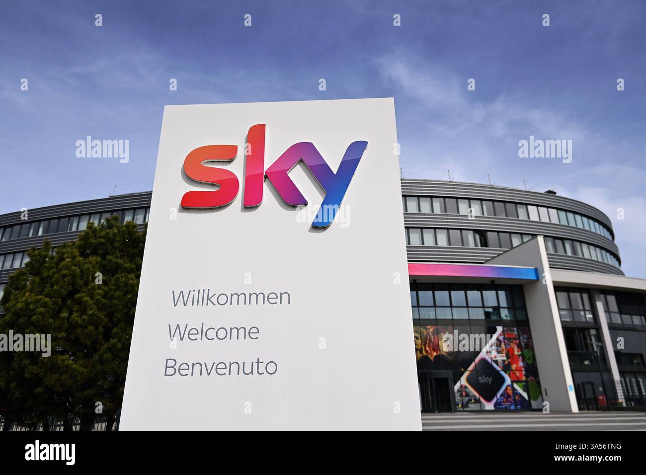 SKY Pay TV Sender,Hauptsitz in Unterfoehring bei Muenchen,Sitz,Zentrale ...