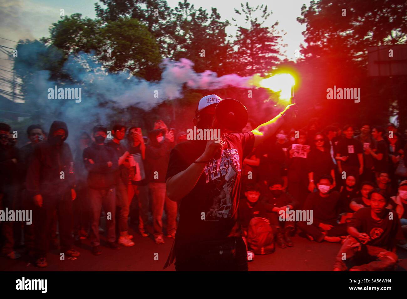 Bandung indonesia protest 2025 hi-res stock photography and images - Alamy