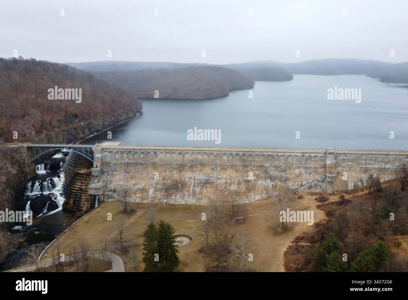 The New Croton Dam and the New Croton Reservoir that supplies part of ...