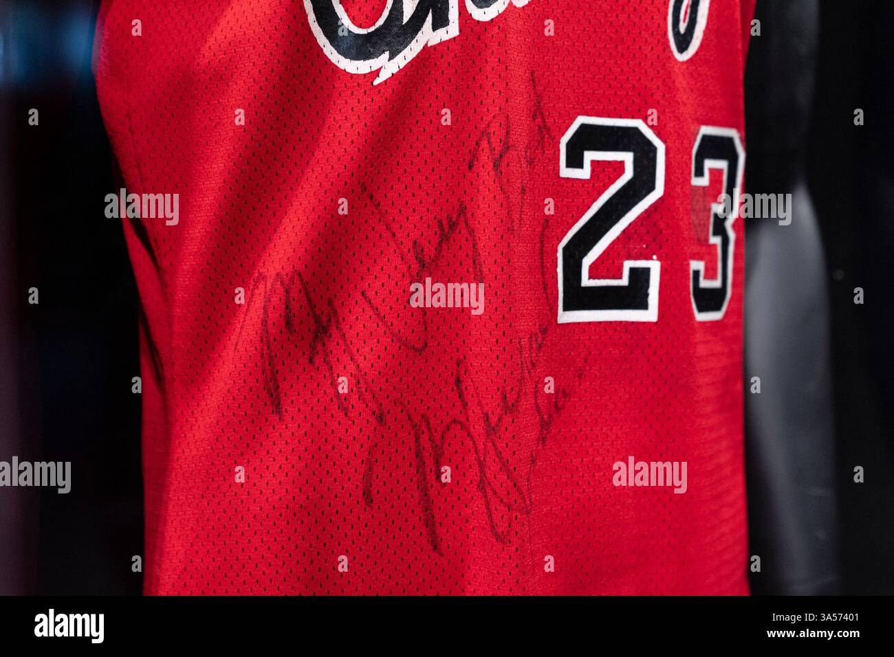 Michael Jordan's 'Preseason Debut' as member of Chicago Bulls 1984-1985 ...