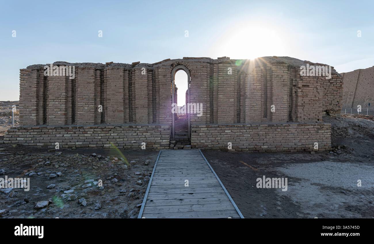 Ziggurat of ur in ancient mesopotamia hi-res stock photography and ...