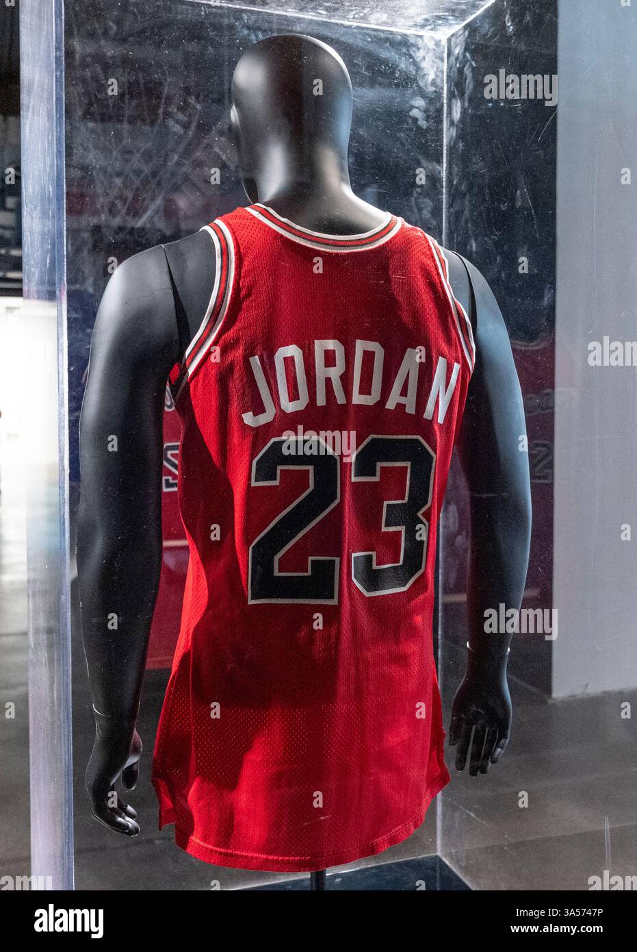 Michael Jordan's 'Preseason Debut' as member of Chicago Bulls 1984-1985 ...