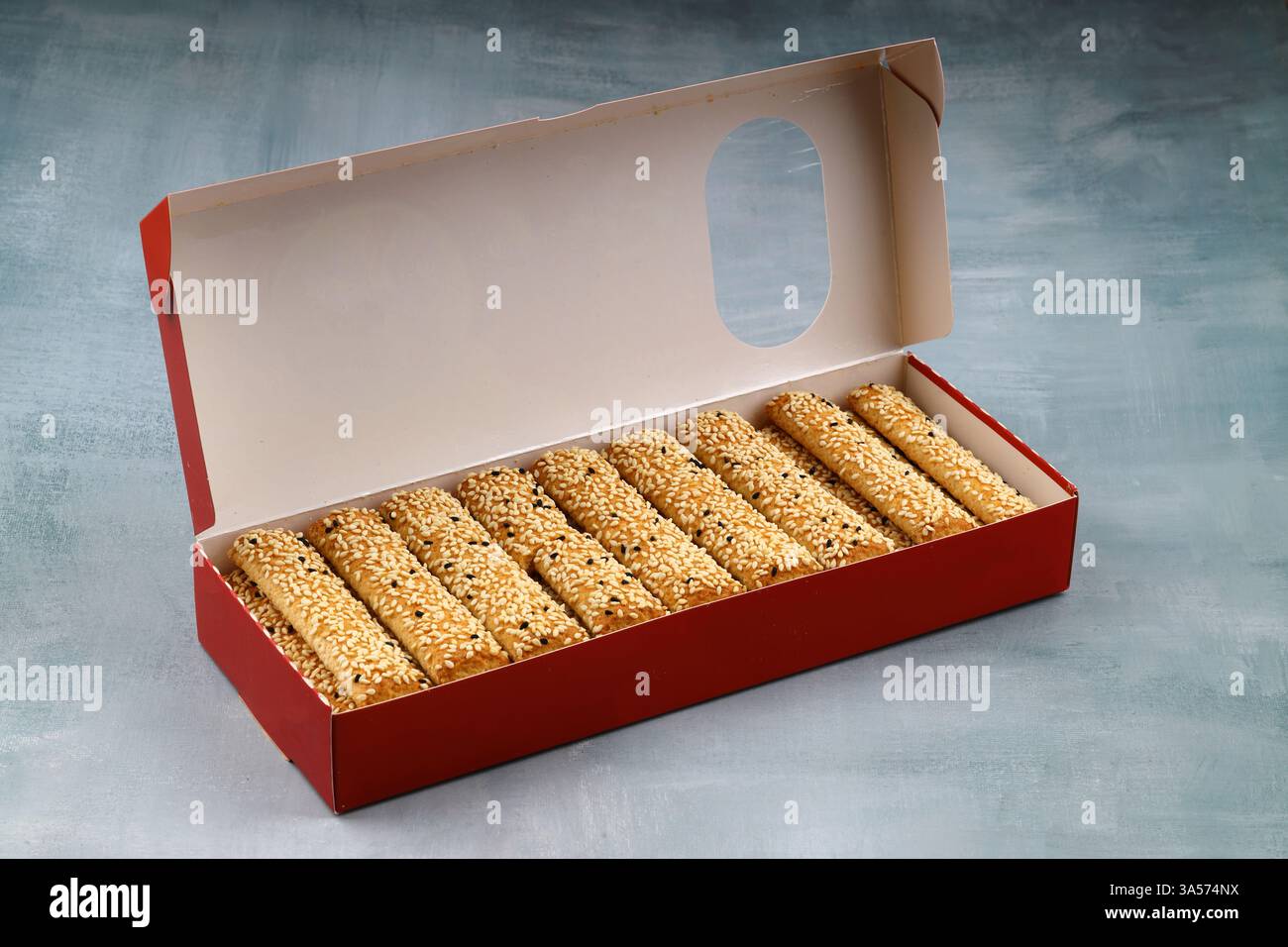 A box of crackers hi-res stock photography and images - Alamy