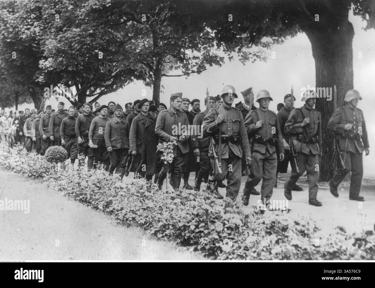 Military history of France during World War II - Internment of French ...