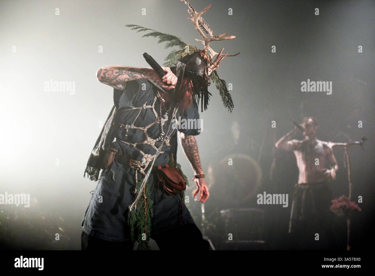 Konzert der norwegischen Band Heilung mit Sängerin Maria Franz in der ...