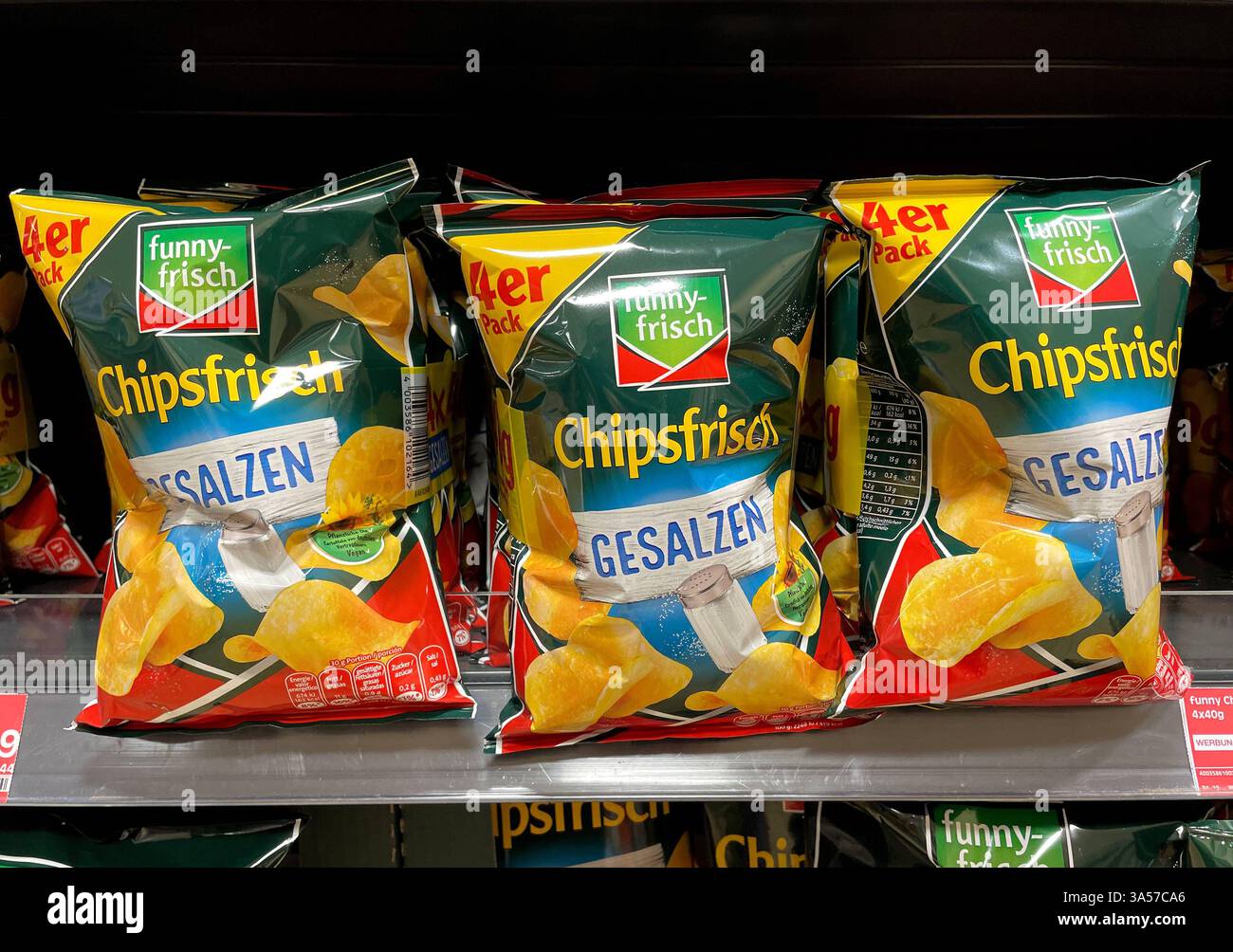 Hier der Blick im Supermarkt, Discounter auf einige Packungen funny ...