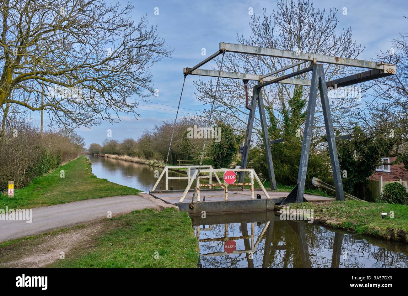 Morris's Bridge across the Llangollen Canal at Whixall Moss, Shropshire ...