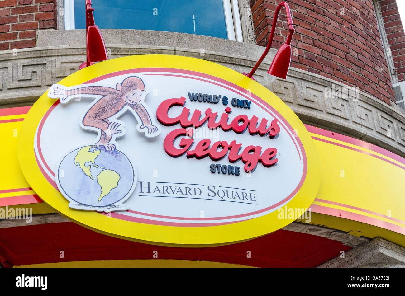 Harvard square book store hi-res stock photography and images - Alamy