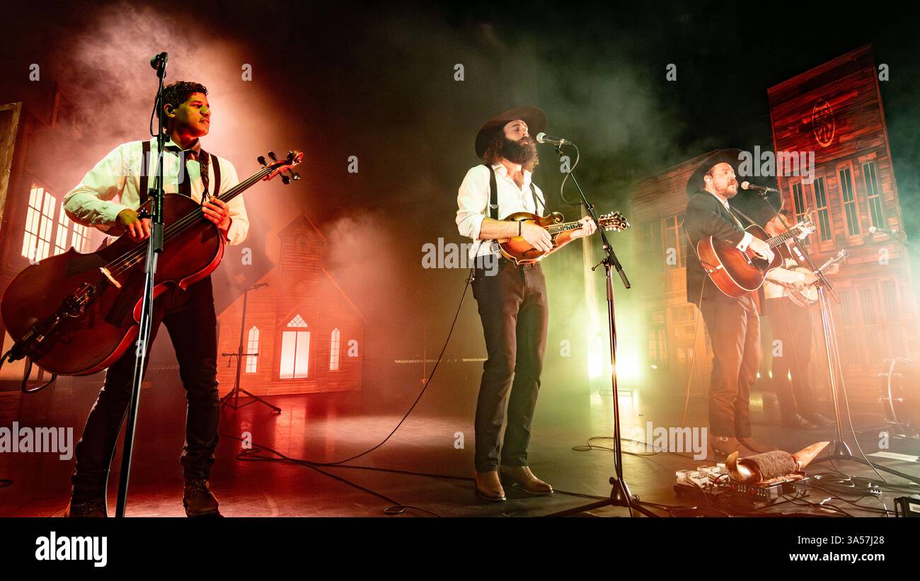 The Beautiful South at the Eventim Apollo, Hammersmith, UK, 20th March ...