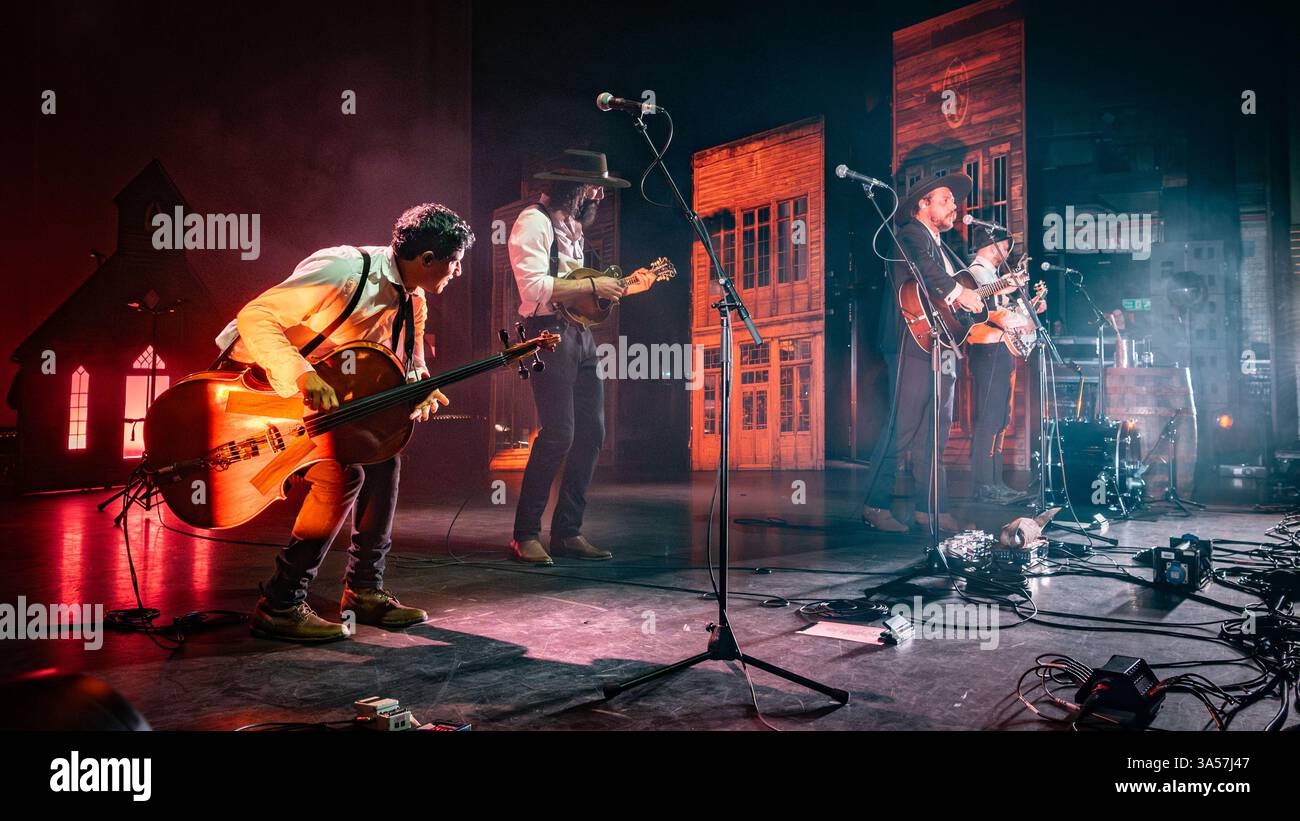The Beautiful South at the Eventim Apollo, Hammersmith, UK, 20th March ...