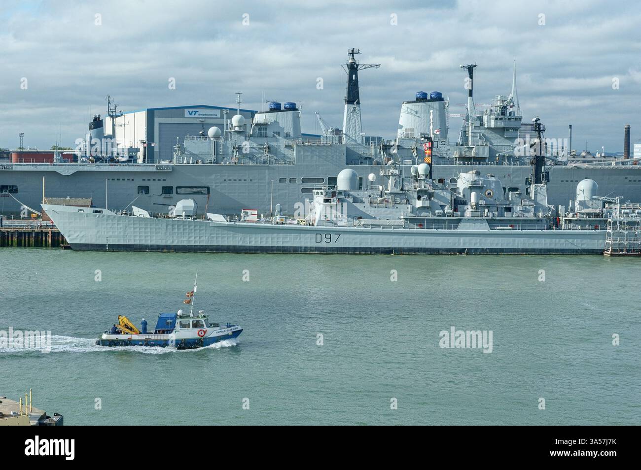 Aircraft carrier HMS Invincible R05 and HMS Edinburgh, D97, a Type 42 ...