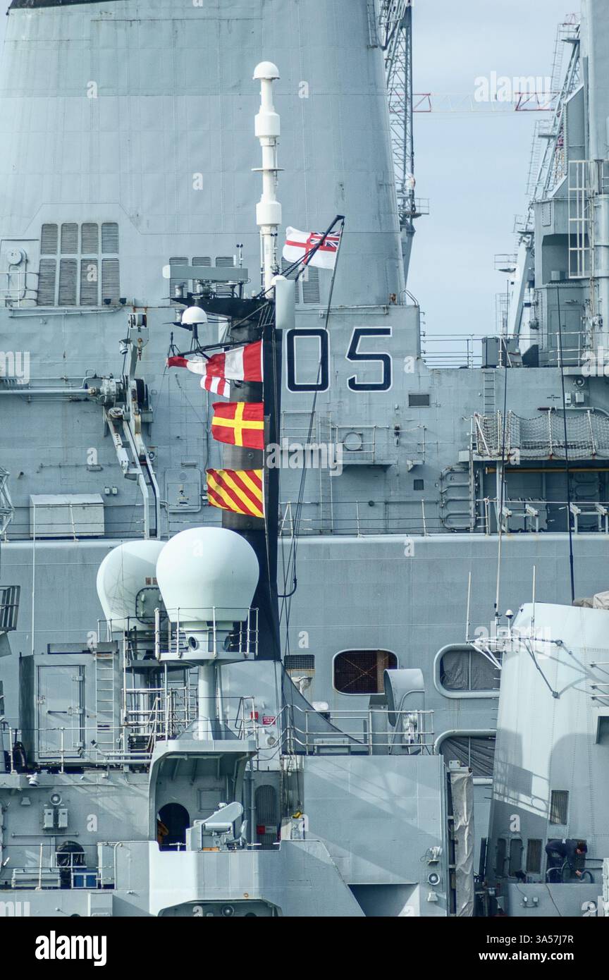 Aircraft carrier HMS Invincible R05 and HMS Edinburgh, D97, a Type 42 ...