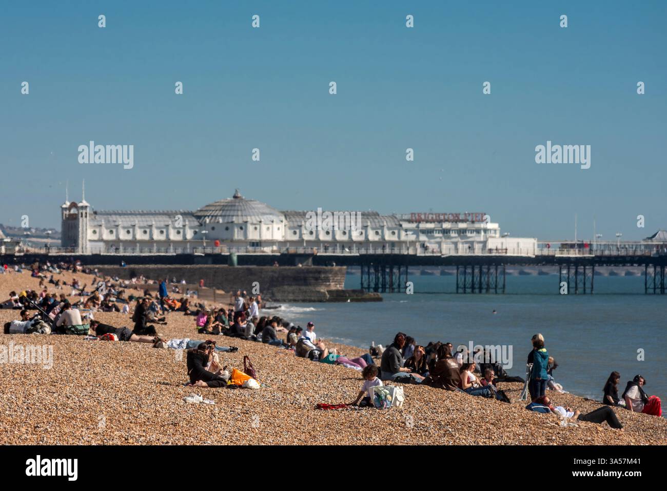 Brighton, March 20th 2025: Brighton seafront was busy this afternoon ...