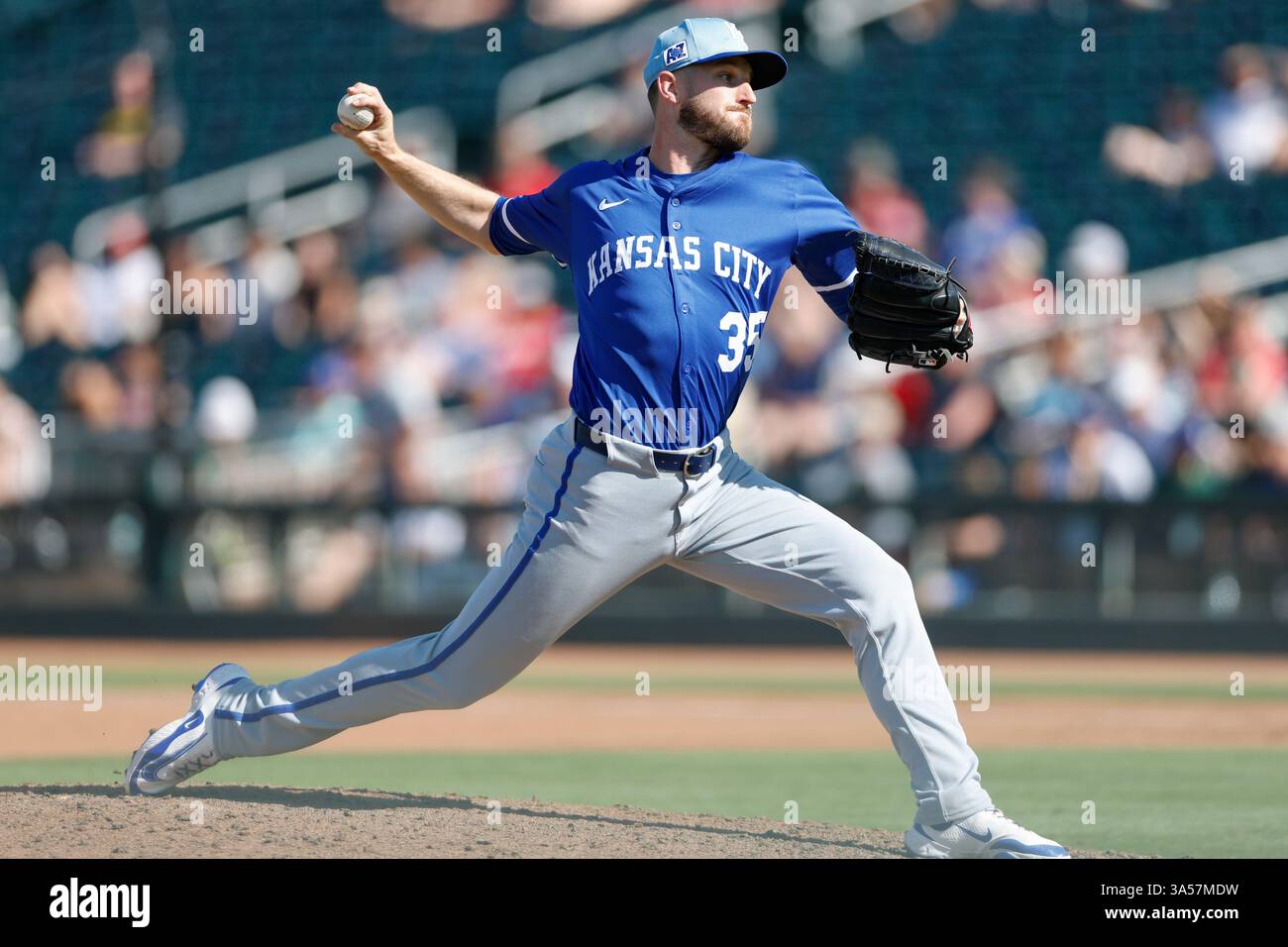 Goodyear, AZ. USA; Kansas City Royals pitcher Chris Stratton (35 ...