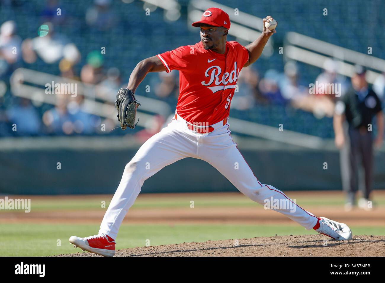 Goodyear, AZ. USA; Cincinnati Reds pitcher Reiver Sanmartin (52 ...
