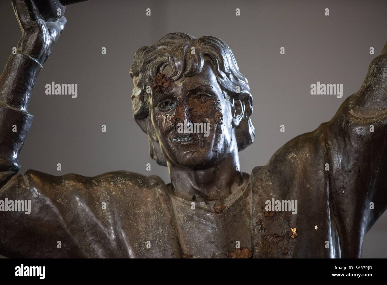 Edmonton, Canada. 21st Mar, 2025. The Wayne Gretzky statue outside of ...