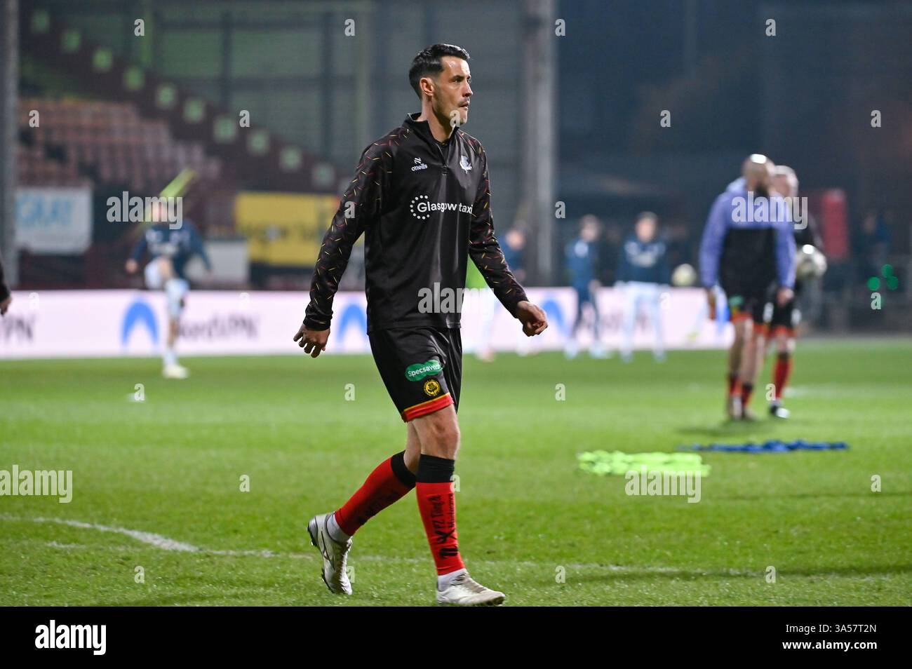 Glasgow, Scotland, UK. 21st March, 2025. Partick Thistle captain and ...