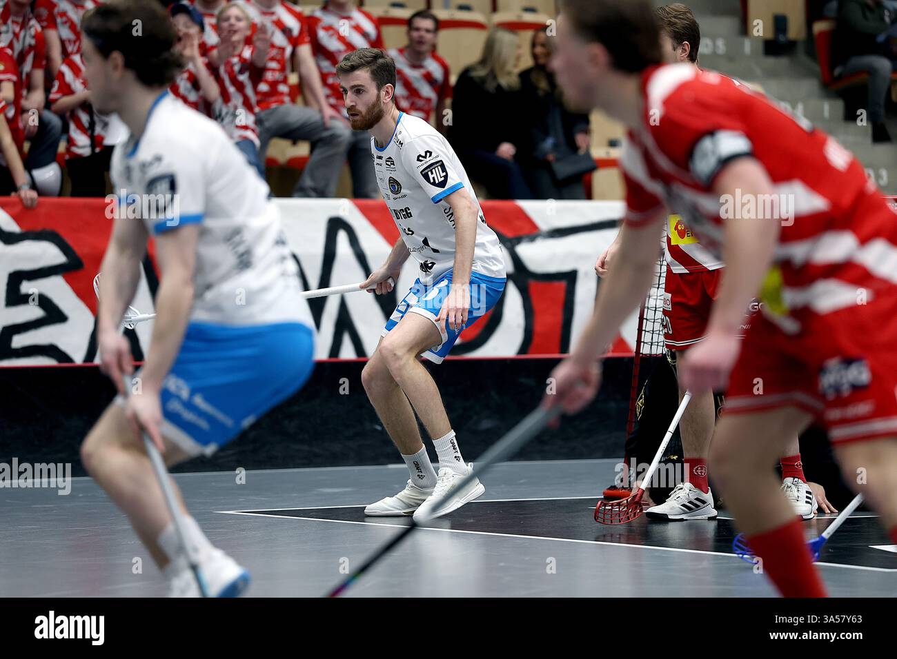 250321 Kalmarsunds Kevin Haglund under innebandymatchen i herrarnas SSL ...