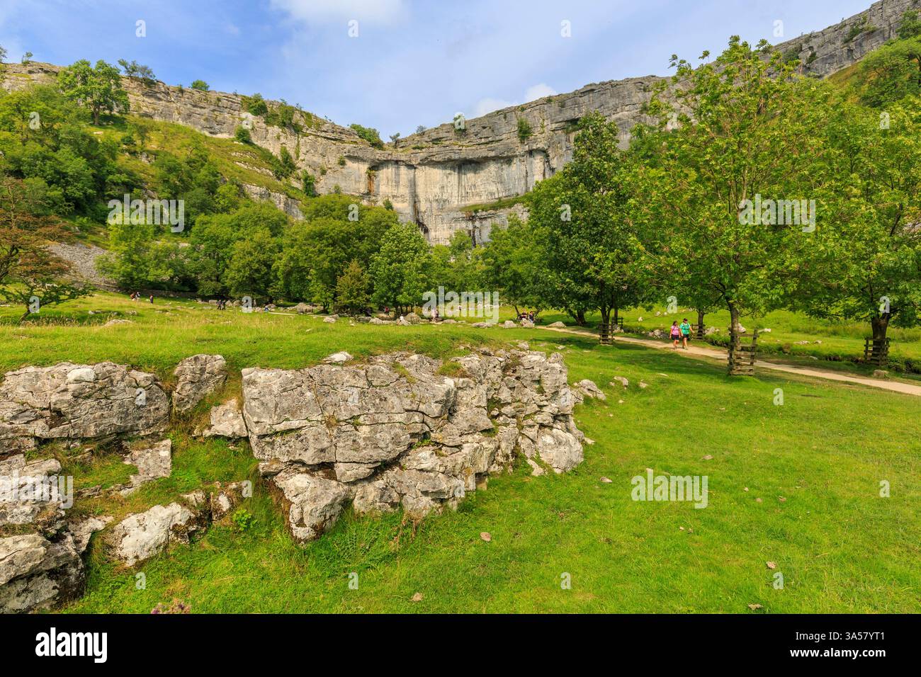 Malham cove uk hi-res stock photography and images - Alamy