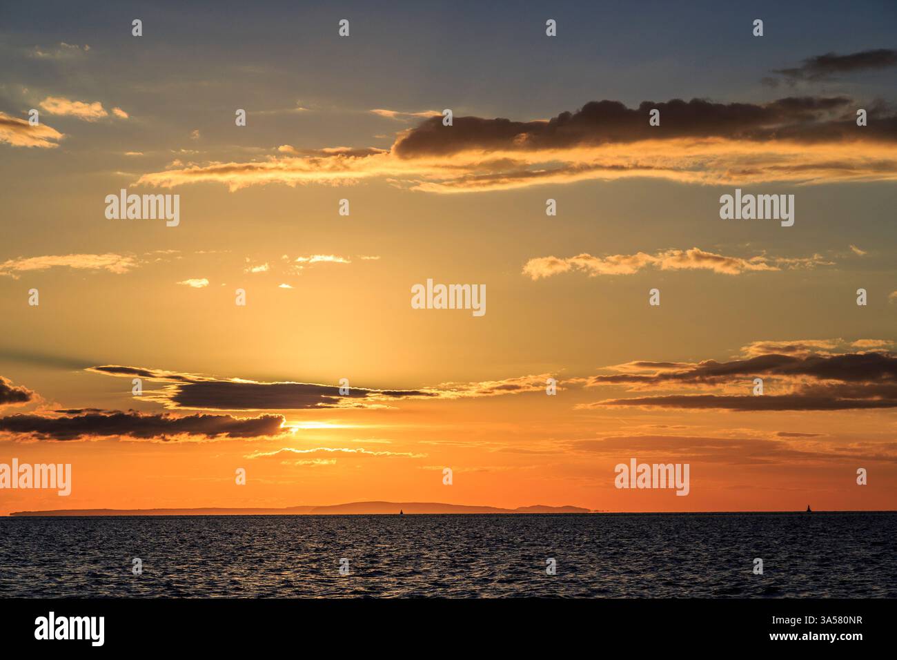 Sunset from Colwell Bay, Isle of Wight, England, UK Stock Photo - Alamy