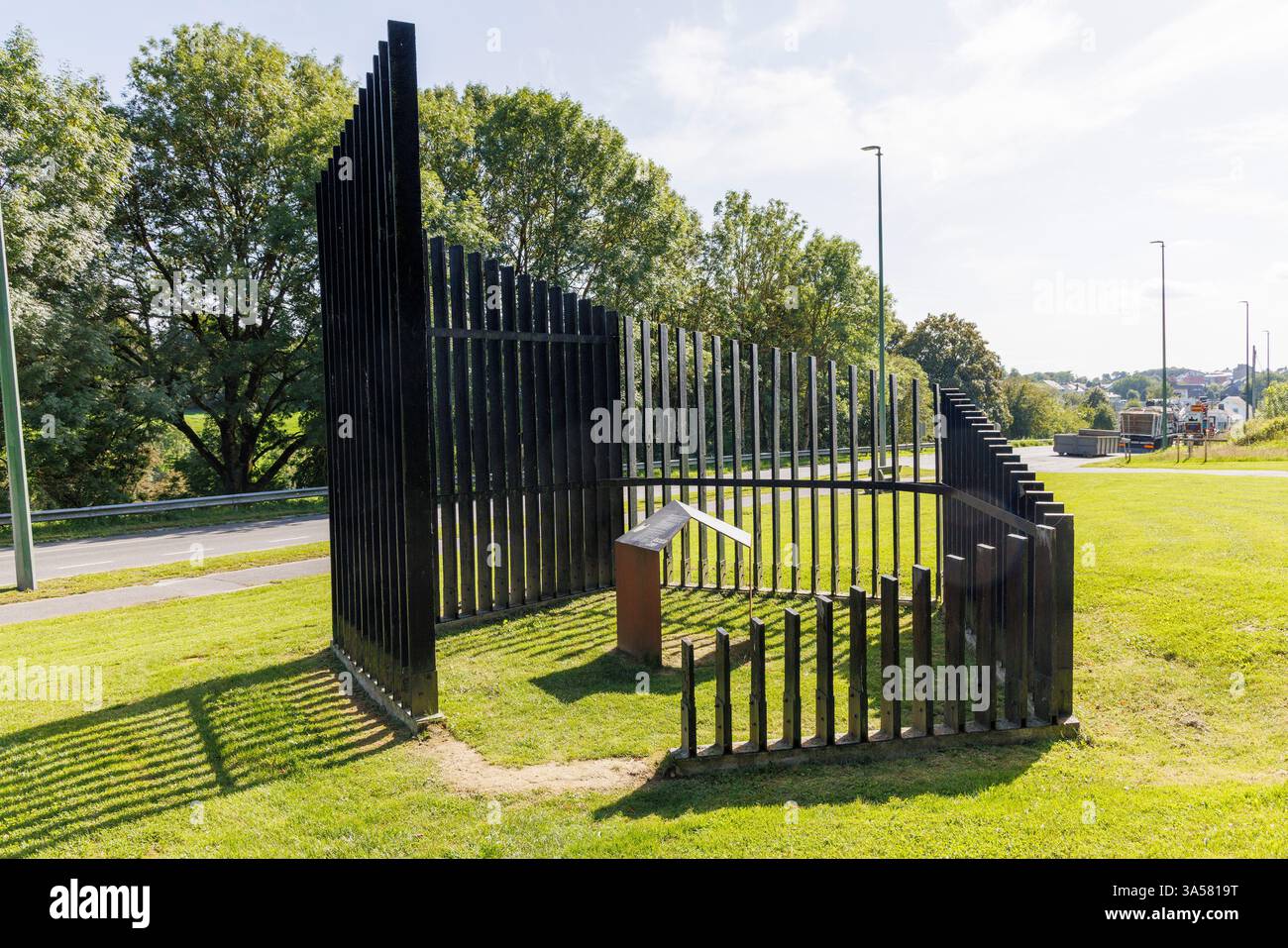 Nurses of Bastogne memorial to Augusta Chiwy and Renée Lemaire, Belgium ...