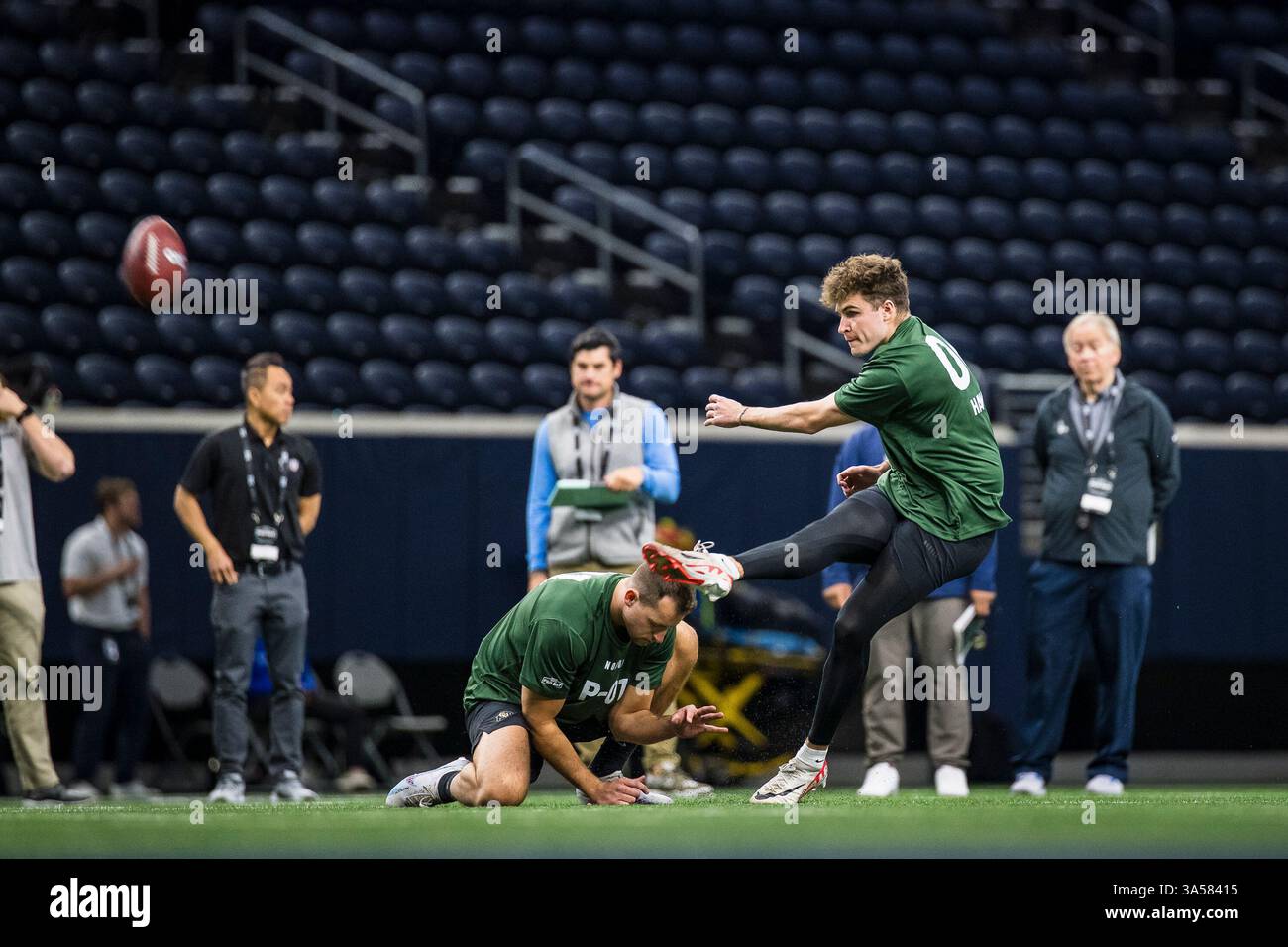 Cincinnati's Nathan Hawks runs a drill during the Big 12 Conference's ...