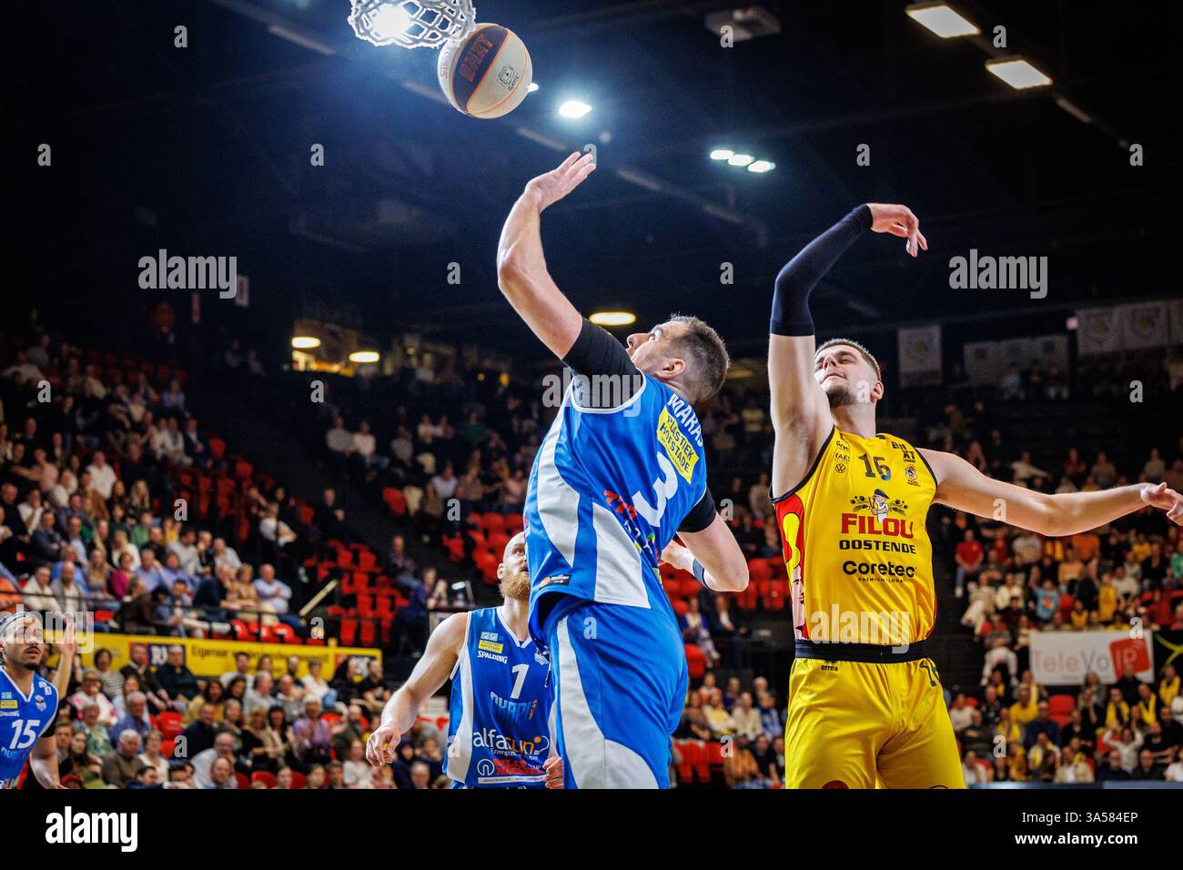 Aalst's Ivan Maras and Oostende's Haris Bratanovic fight for the ball ...