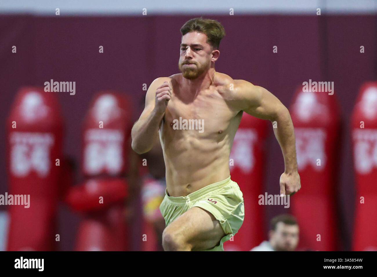 Florida State tight end Kyle Morlock runs a 40-yard dash during the ...