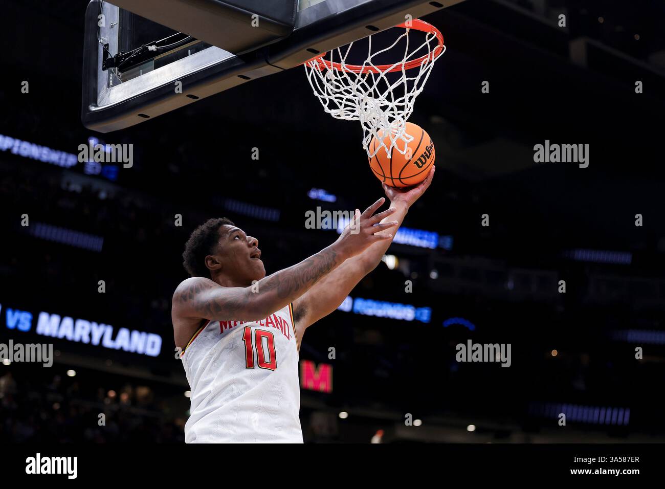 Maryland forward Julian Reese shoots against Grand Canyon during the ...