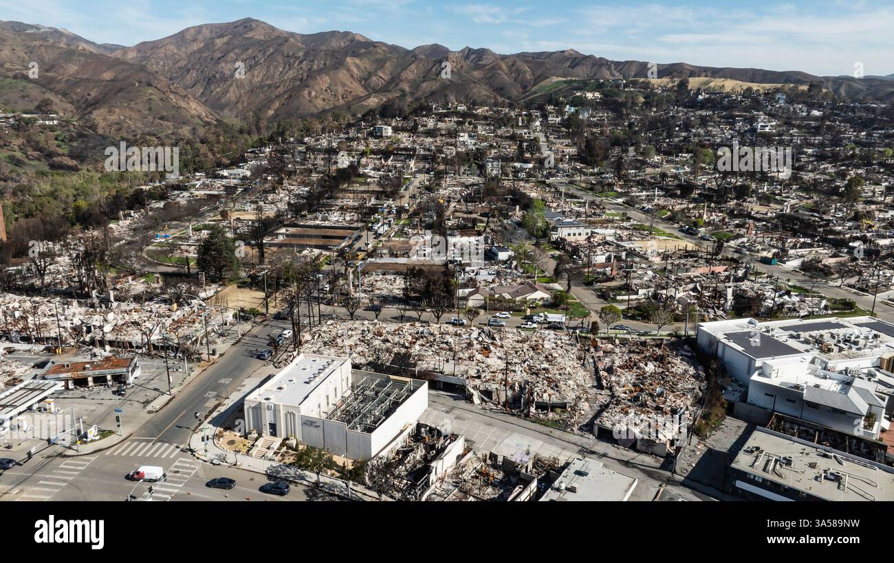 Los Angeles Mayor Bass urging homeowners impacted by the Palisades Fire ...