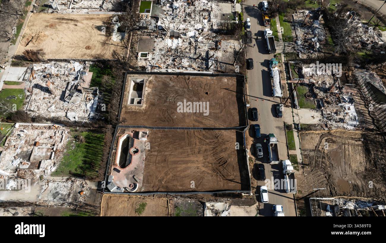 Los Angeles Mayor Bass urging homeowners impacted by the Palisades Fire ...