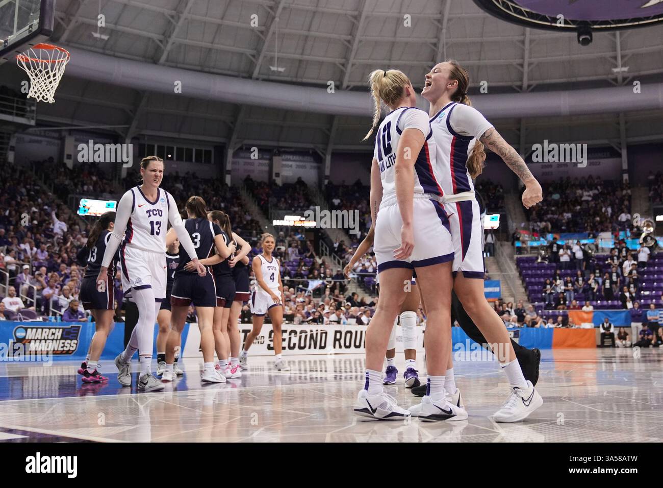 TCU guard Hailey Van Lith (10), Madison Conner, right, and Sedona ...