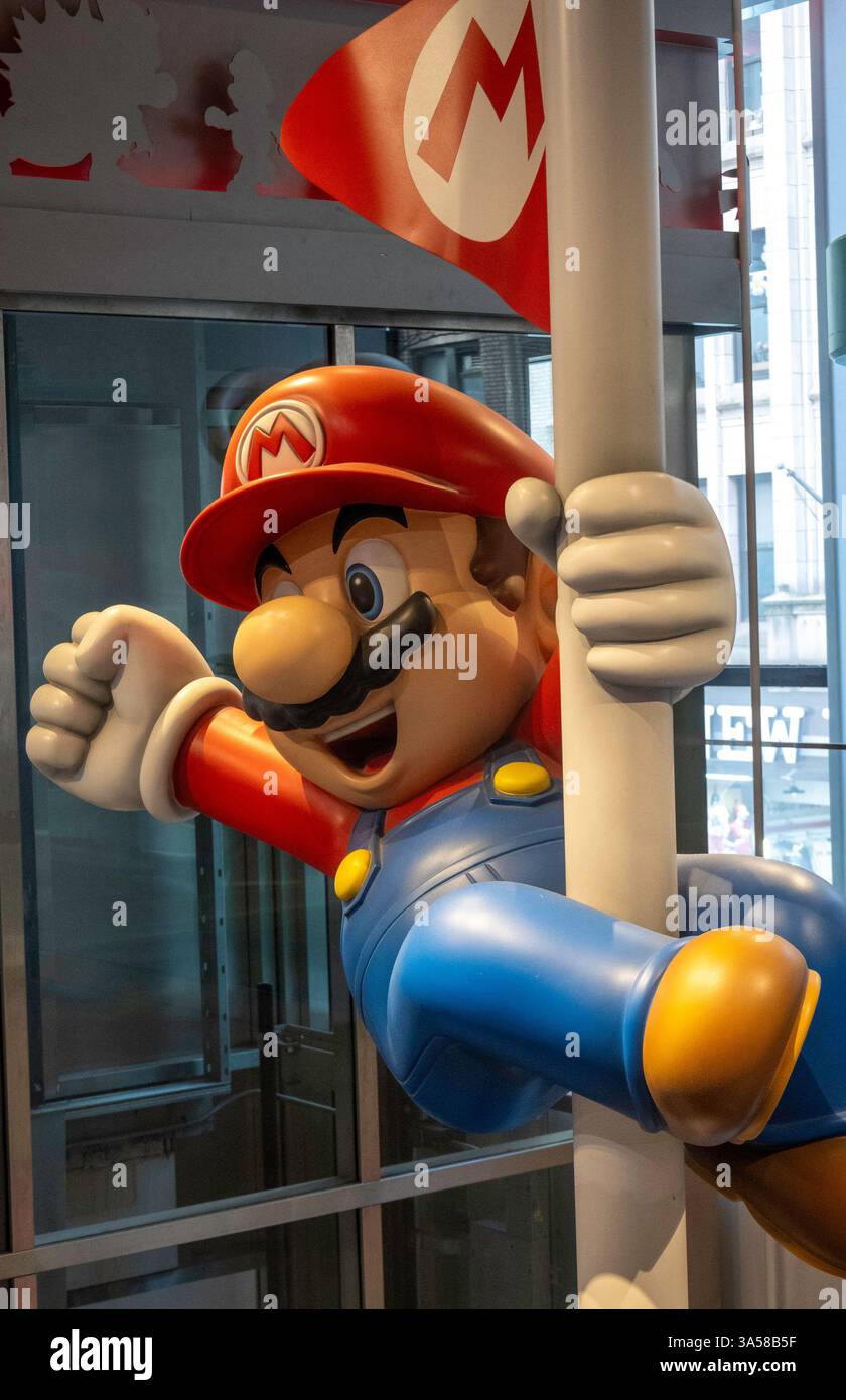 The Nintendo New York store in Rockefeller Center is a popular ...