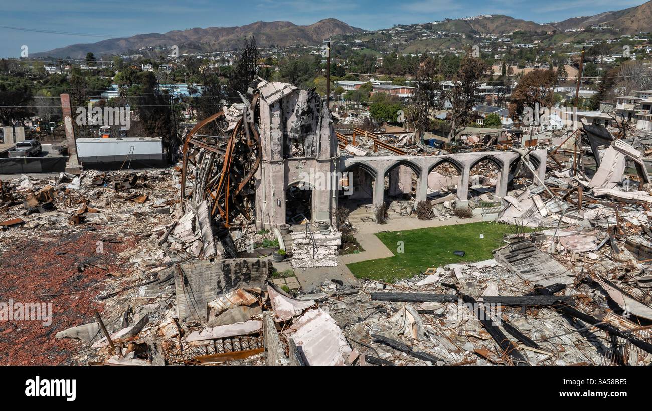 Los Angeles Mayor Bass urging homeowners impacted by the Palisades Fire ...