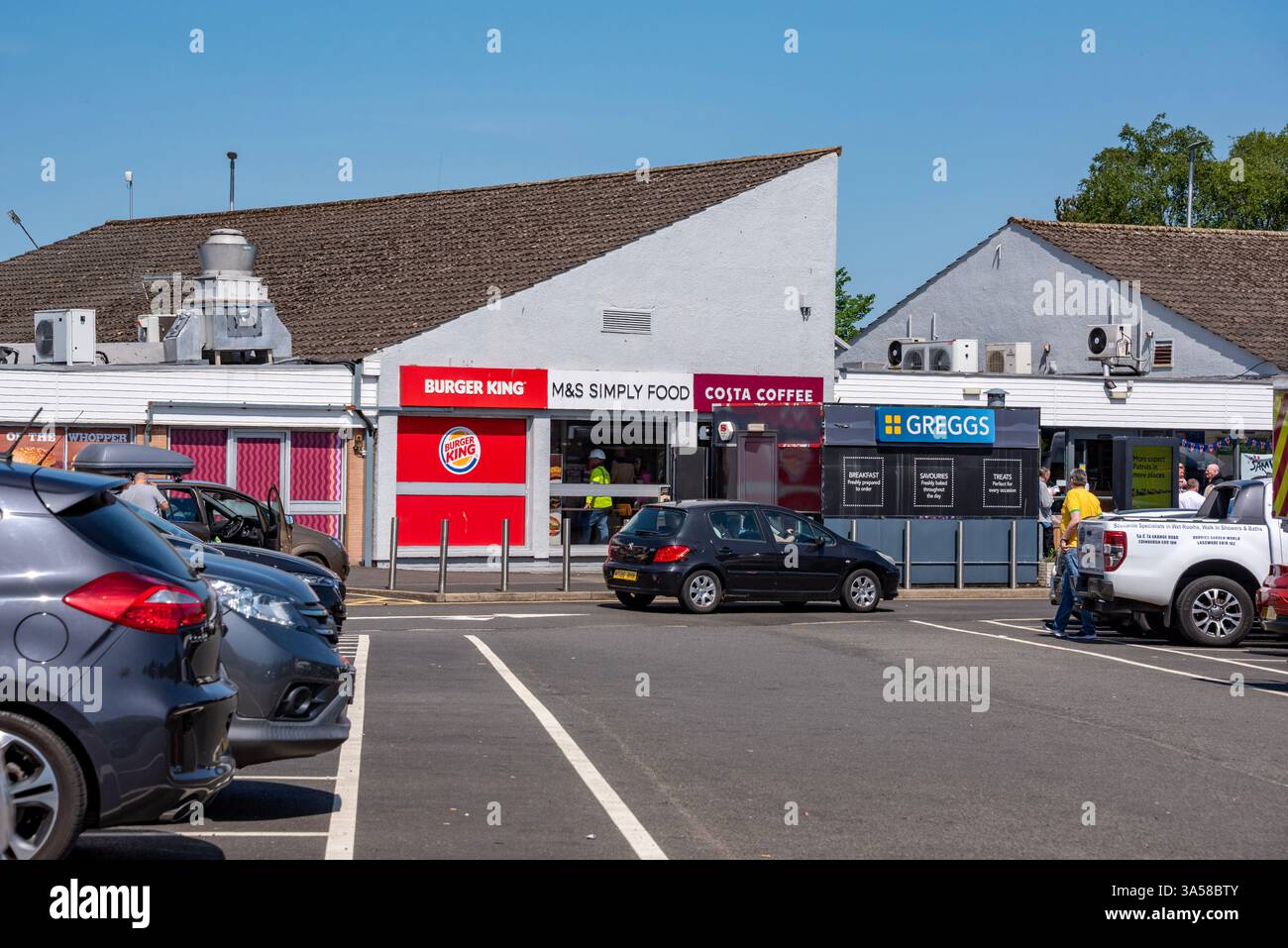 Travelodge kinross m90 hi-res stock photography and images - Alamy