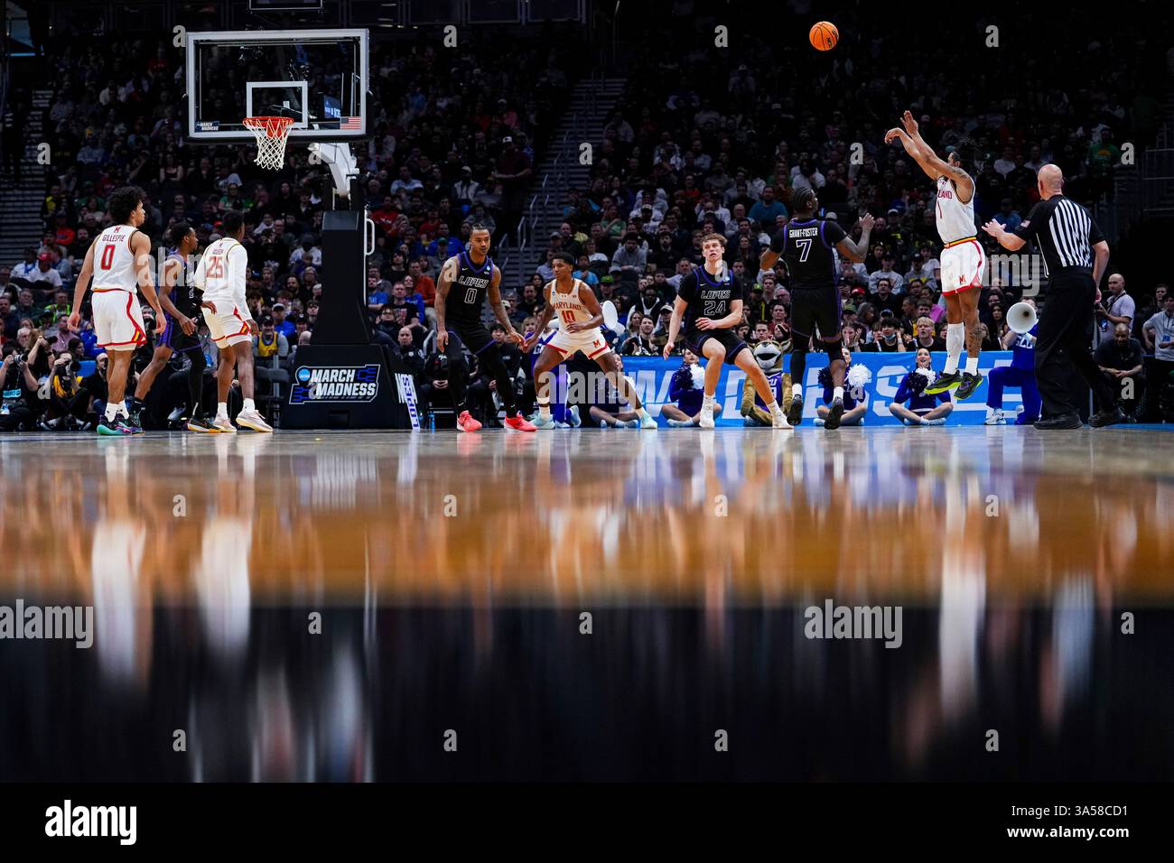 Maryland guard Rodney Rice, right, shoots against Grand Canyon guard ...