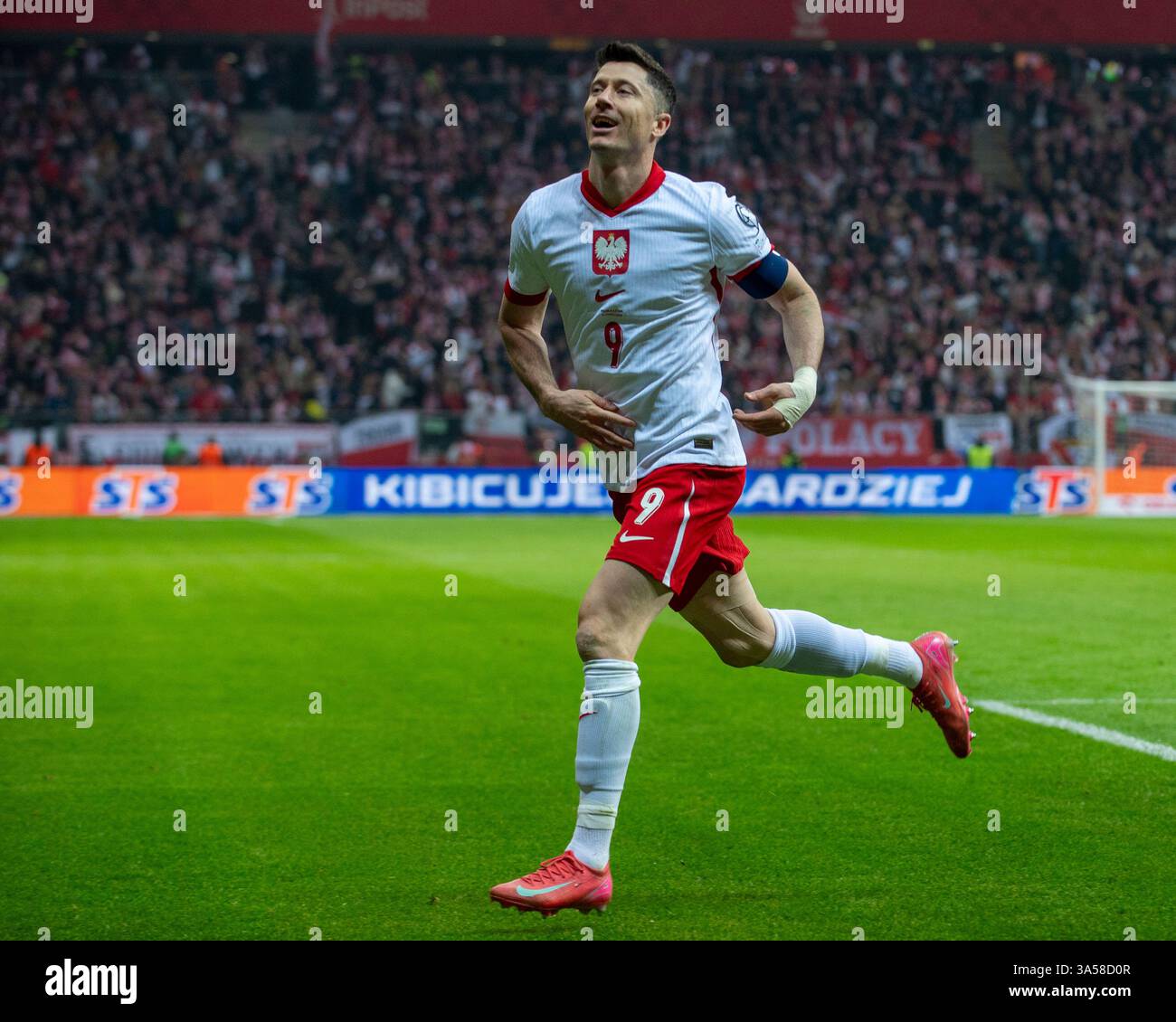 Warsaw, Poland. 21st Mar, 2025. Robert Lewandowski of Poland celebrates ...