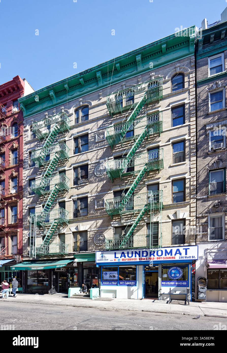 196 198 mott st hi-res stock photography and images - Alamy