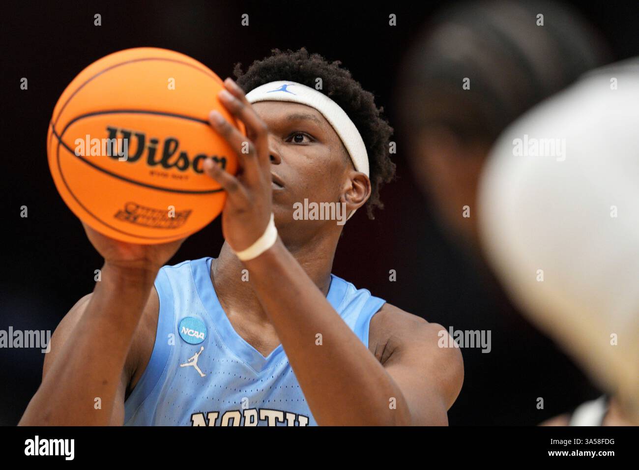 North Carolina forward Ven-Allen Lubin (22) shoots during a First Four ...