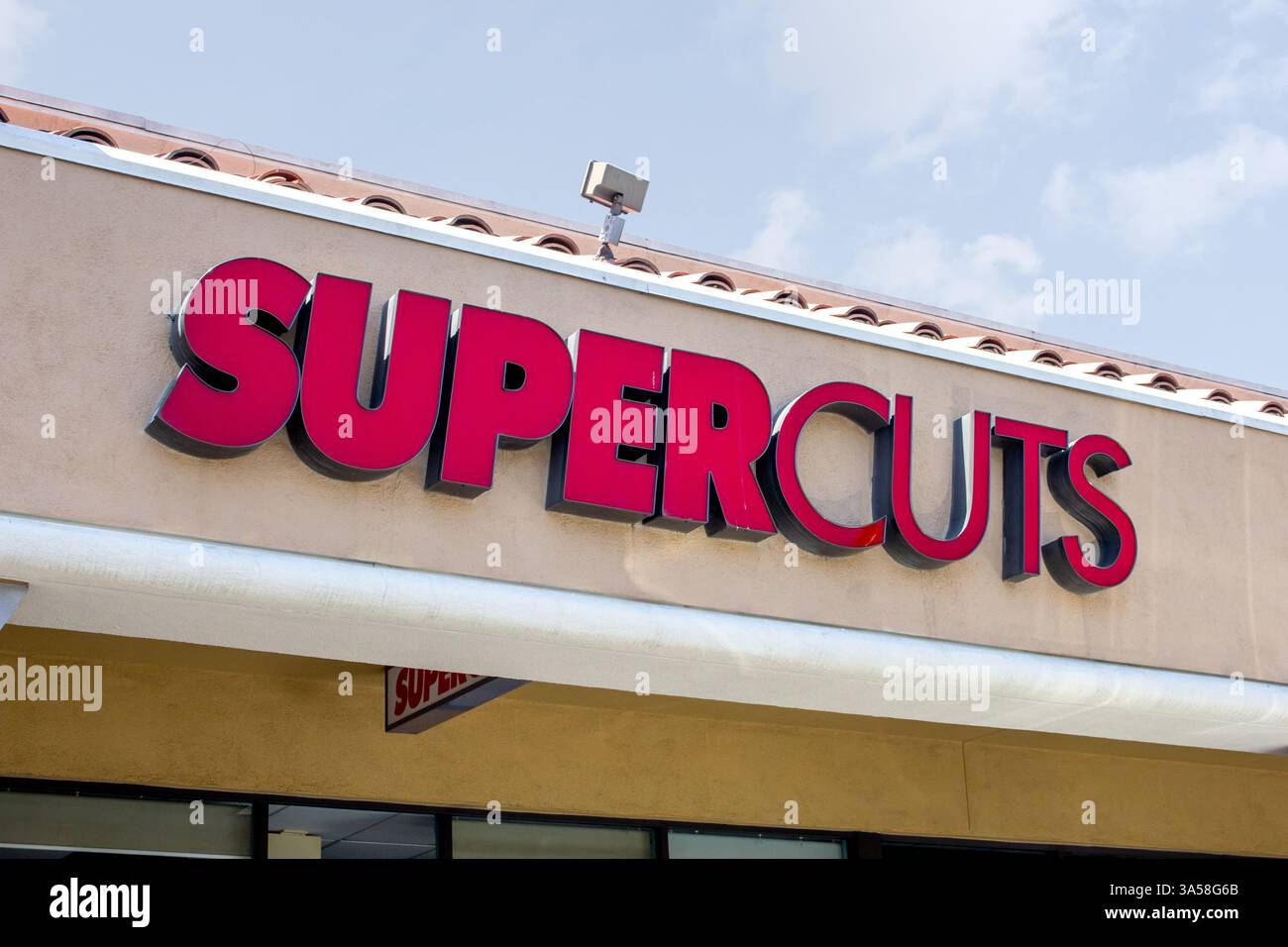 Los Angeles, California, United States - 07-04-2019: A view of a store ...