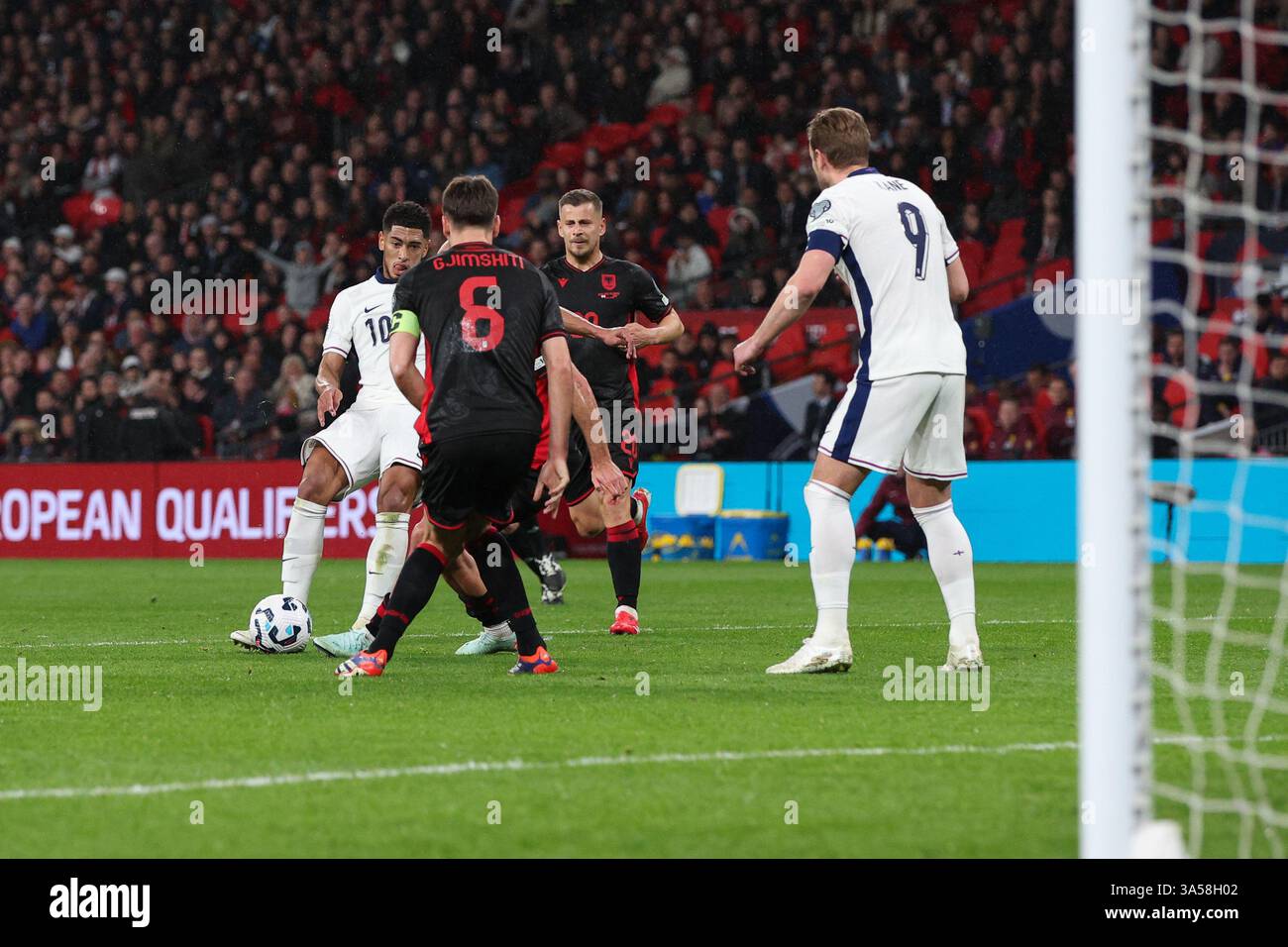 LONDON, UK - 21st Mar 2025: Jude Bellingham of England shoots during ...