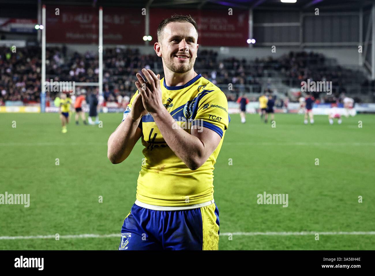 Ben Currie of Warrington Wolves celebrate the win during the Betfred ...