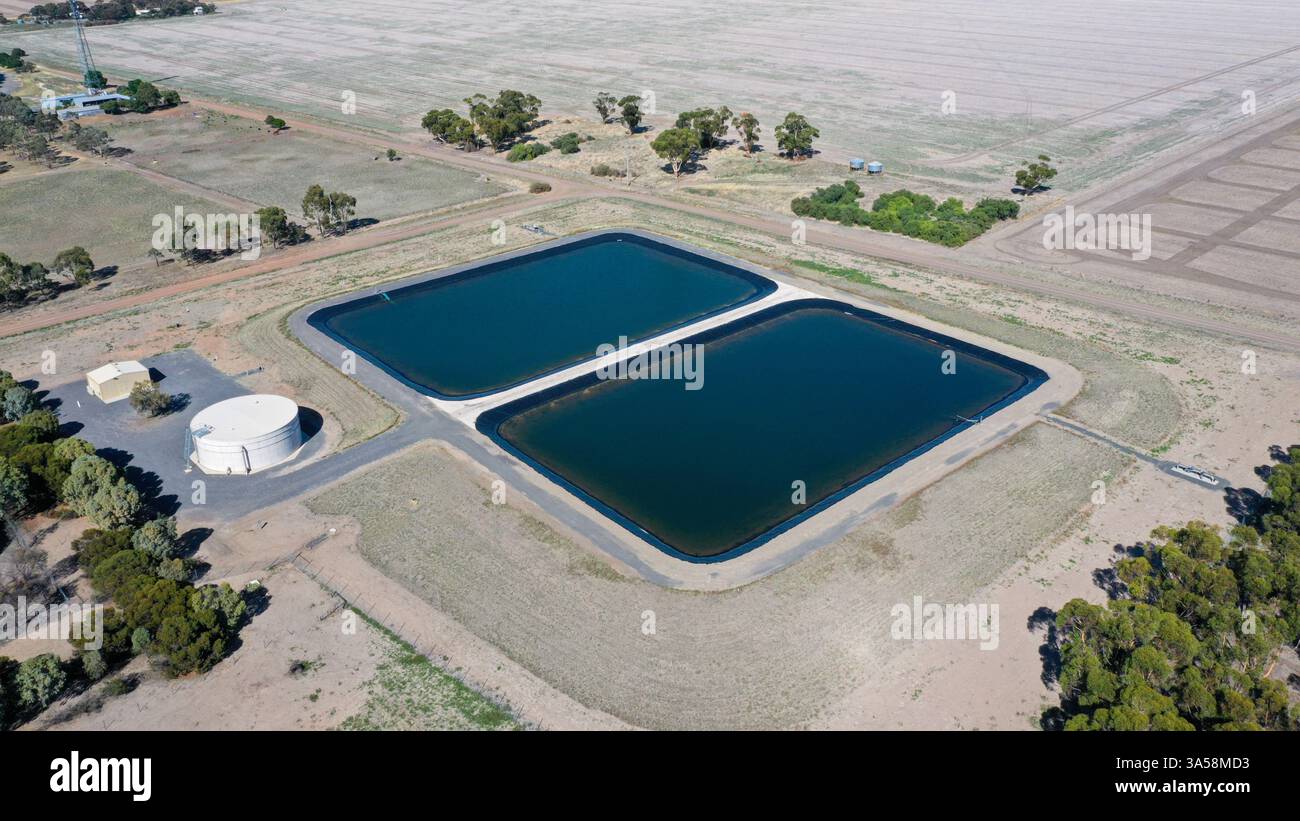 Hill field reservoir hi-res stock photography and images - Alamy