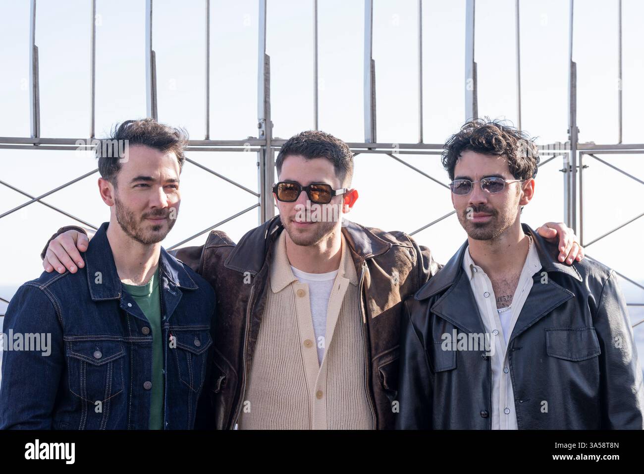 Kevin Jonas, Nick Jonas and Joe Jonas visit Empire State Building in ...